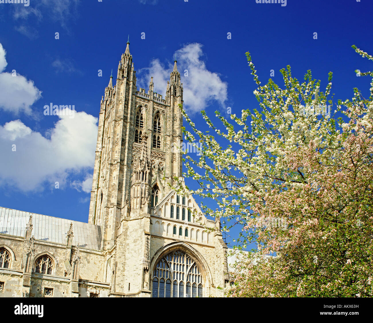 Canterbury cathedral bell harry tower hi-res stock photography and ...