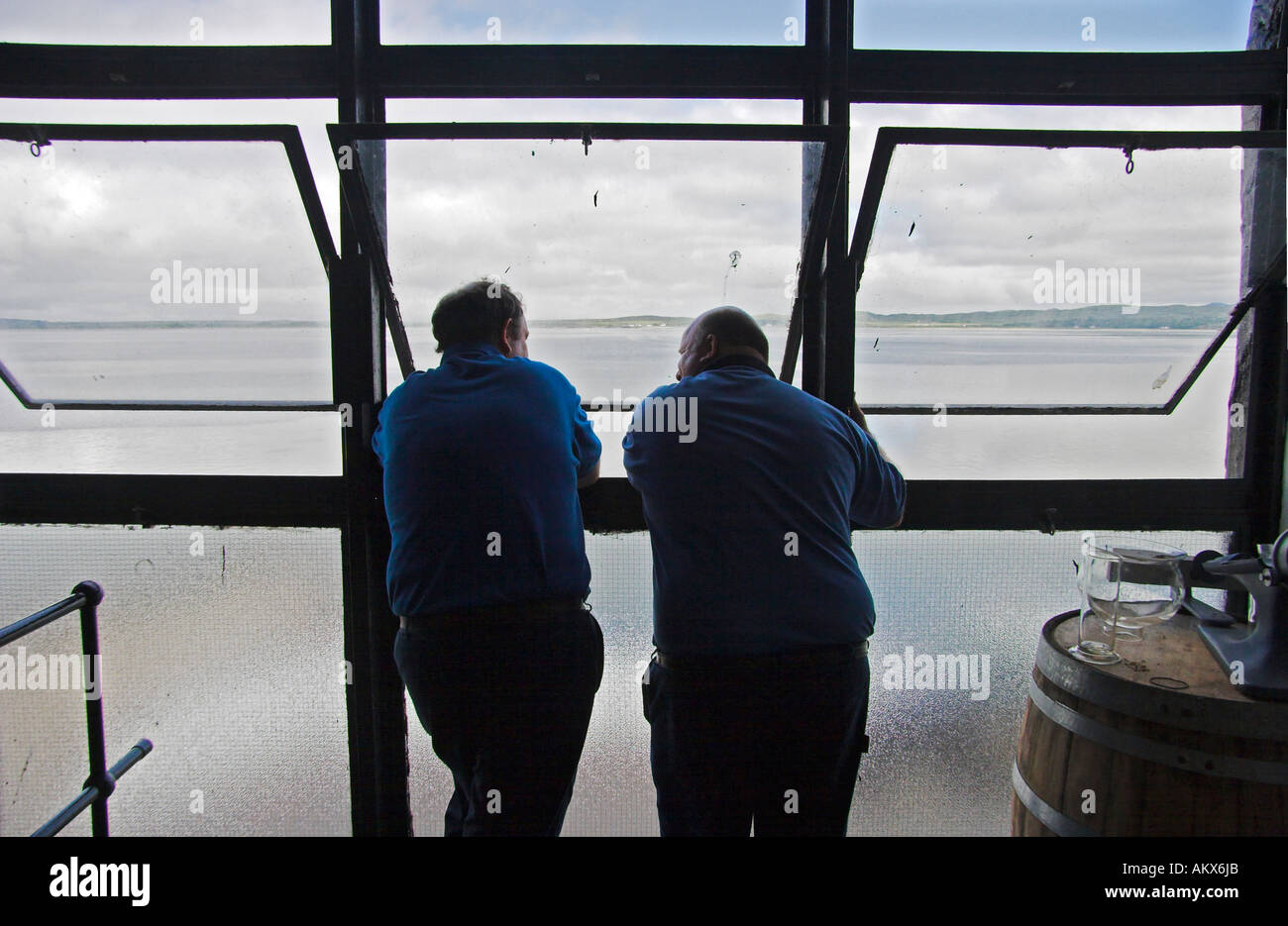 Whisky distillery workers hi-res stock photography and images - Alamy