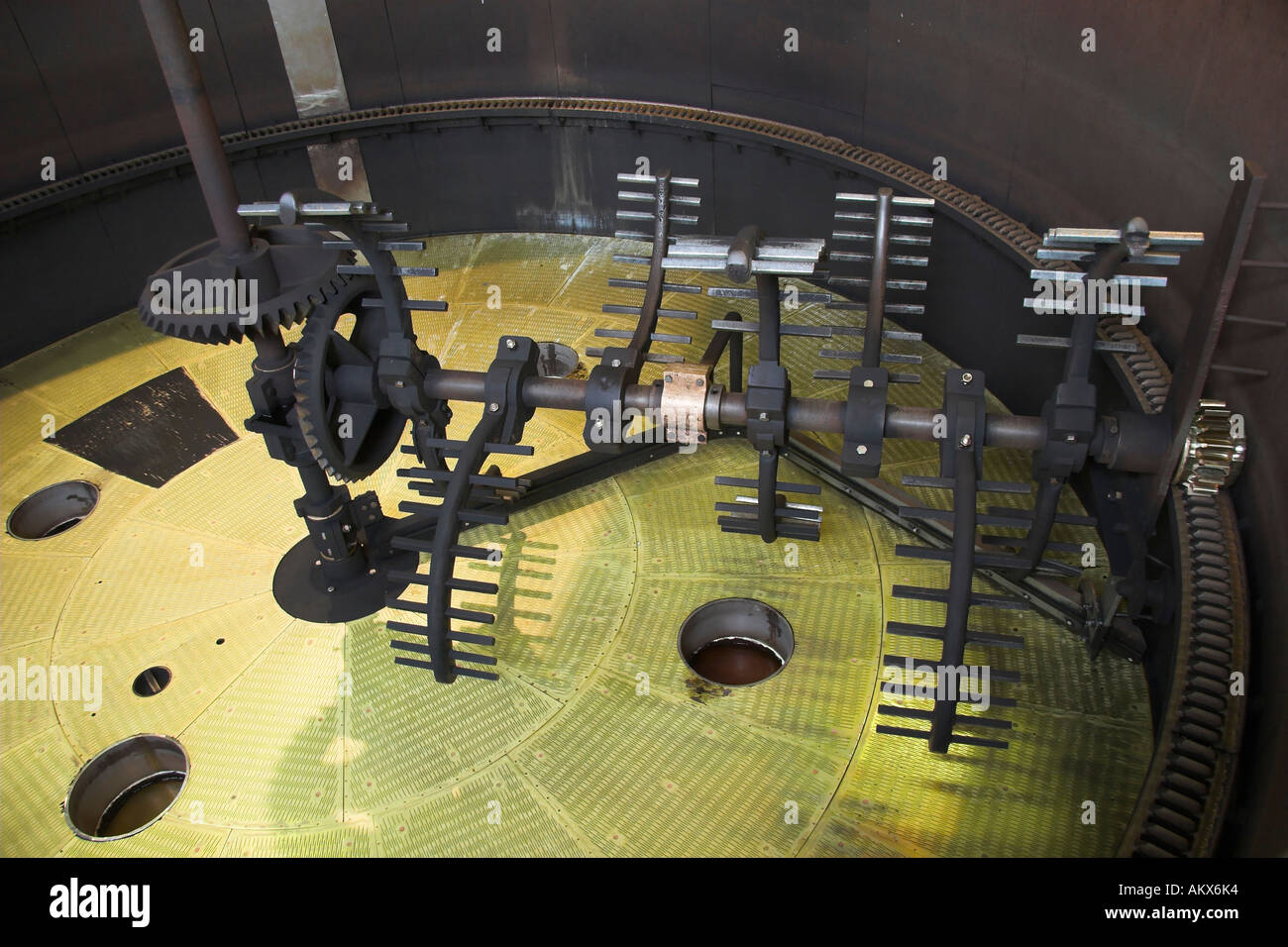 Mash tun hi-res stock photography and images - Alamy