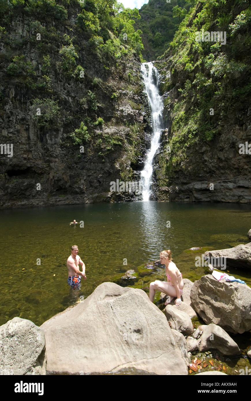 Hawaii Molokai Halawa Valley couple at waterfalls USA Stock Photo - Alamy