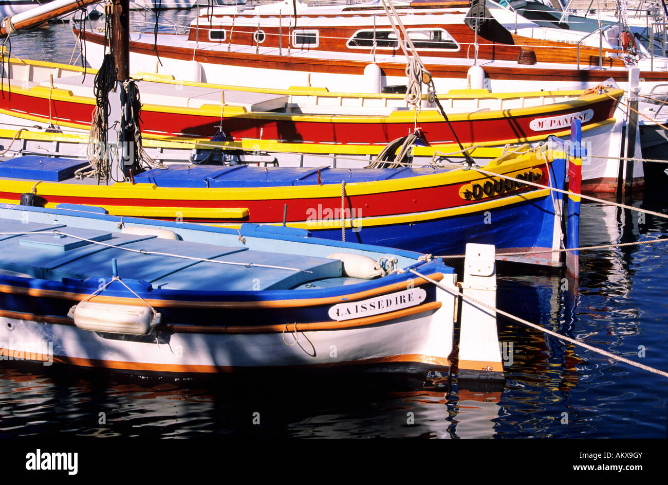 France, Var, Ile des Embiez, pointus (typical sharp boat) in harbour ...