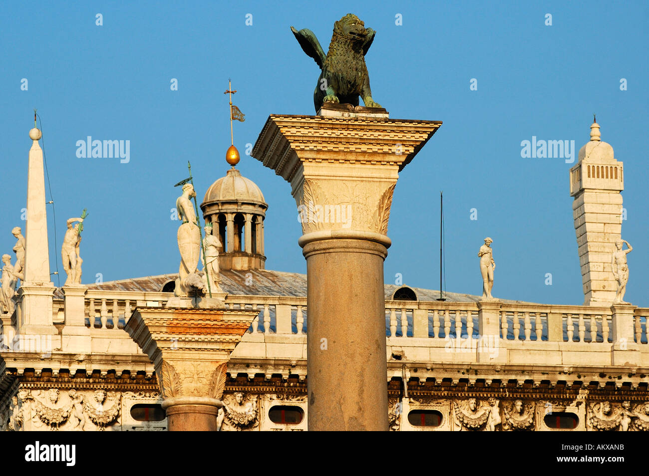 Lion of saint mark hi-res stock photography and images - Alamy