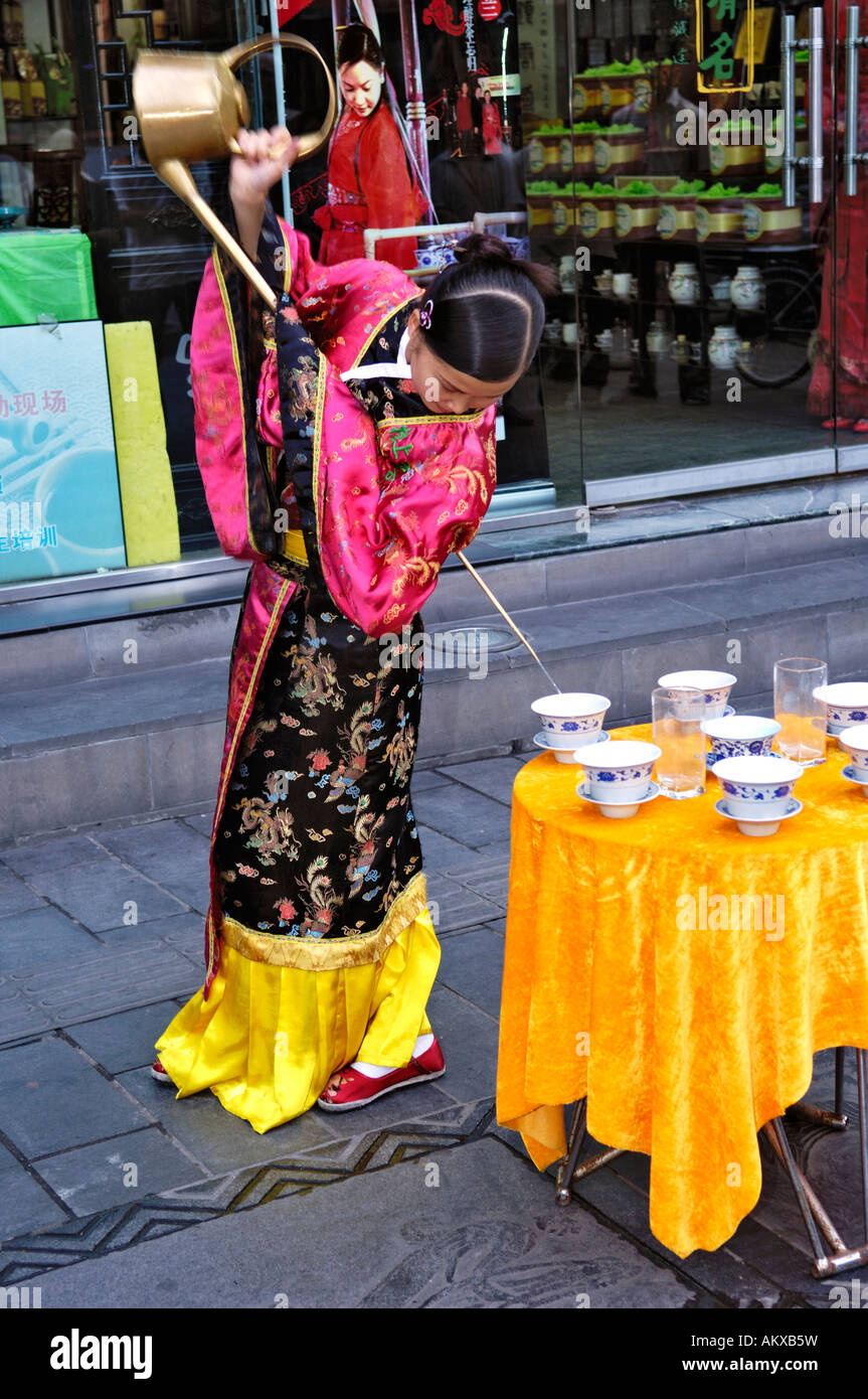 Traditionelle teezeremonie hi-res stock photography and images - Alamy