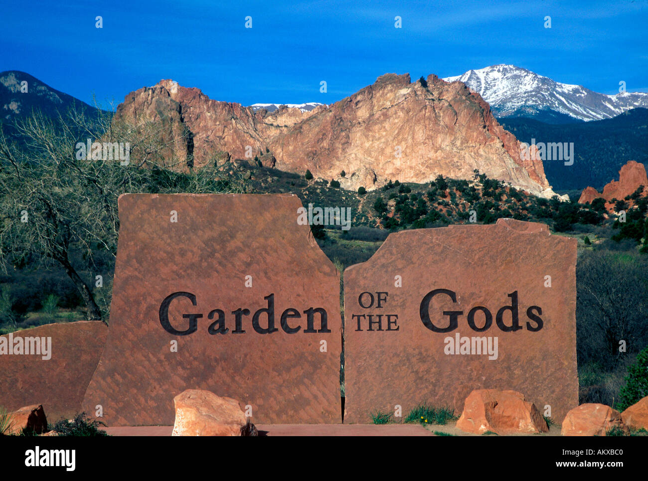 Entrance to the Garden of the Gods Park Stock Photo - Alamy