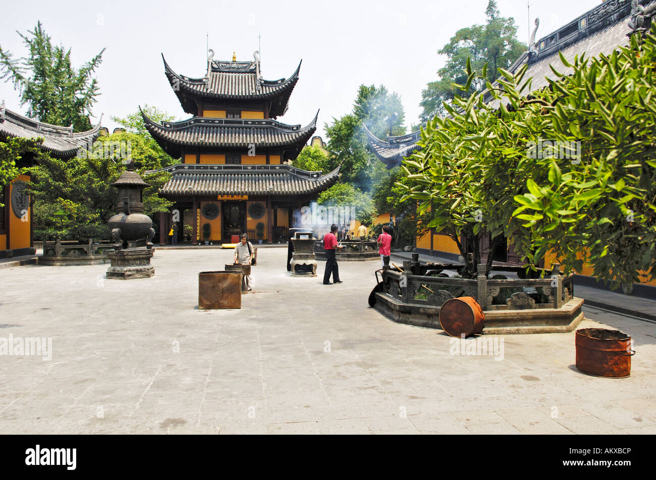 Longhua Temple, Shanghai, China Stock Photo - Alamy