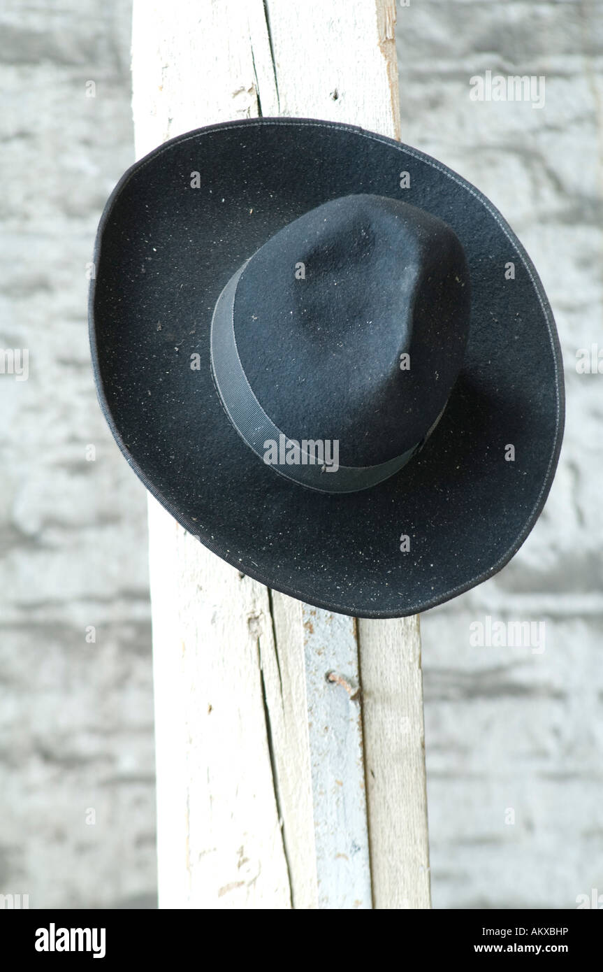 Traditional carpenter hat Stock Photo - Alamy