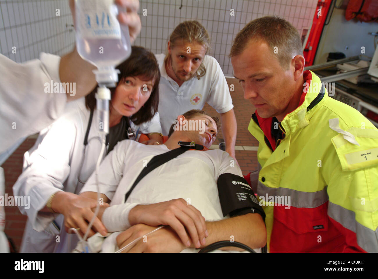 Notfallaerztinnen hi-res stock photography and images - Alamy