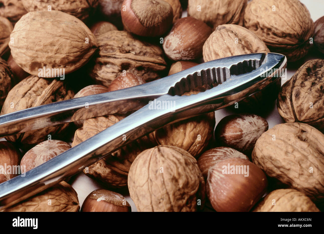 Cracker nuts hi-res stock photography and images - Alamy