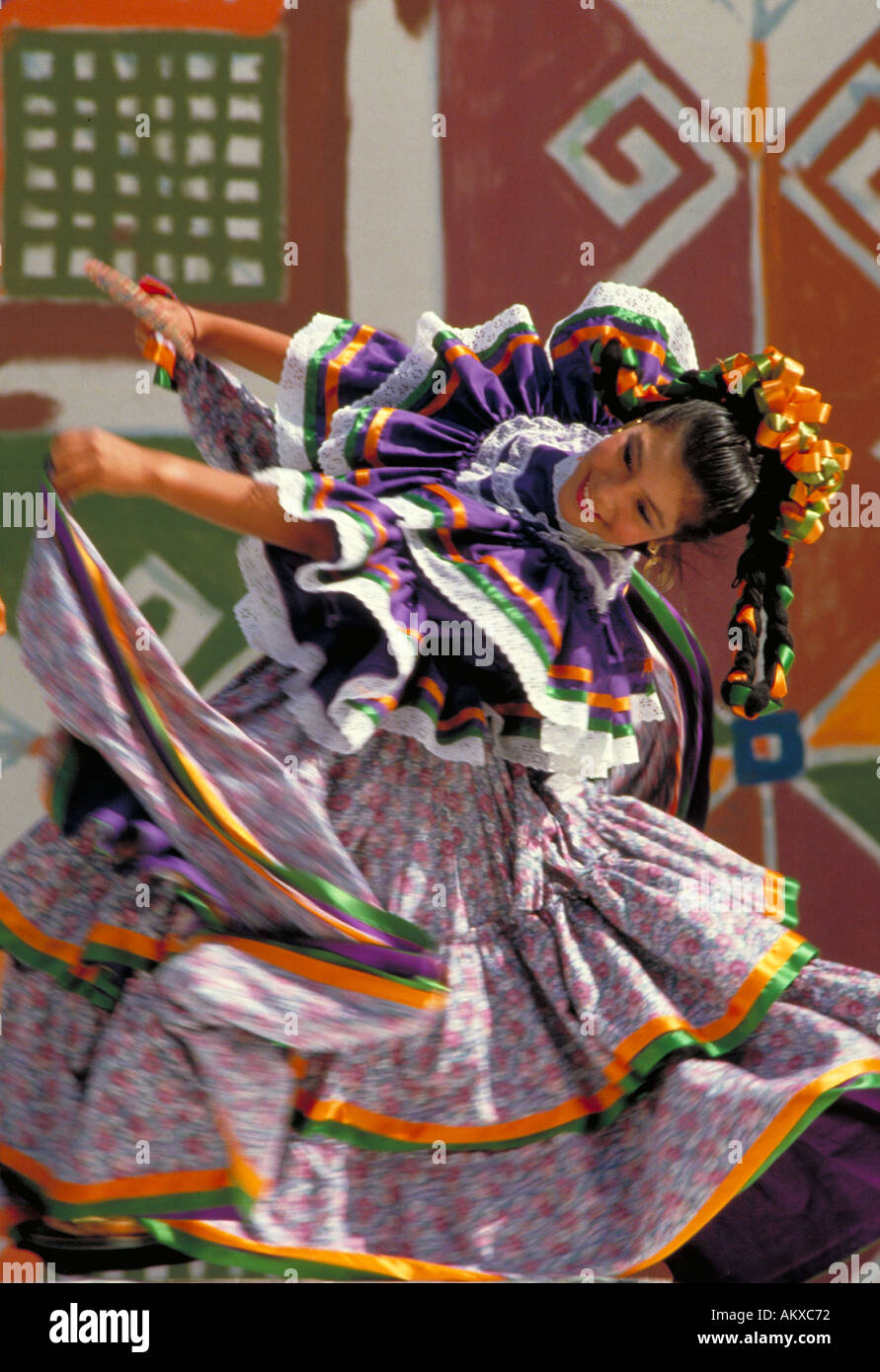 TRADITIONAL DANCE AT CULTURAL FESTIVAL PERFORMED BY HISPANIC TEEN ...