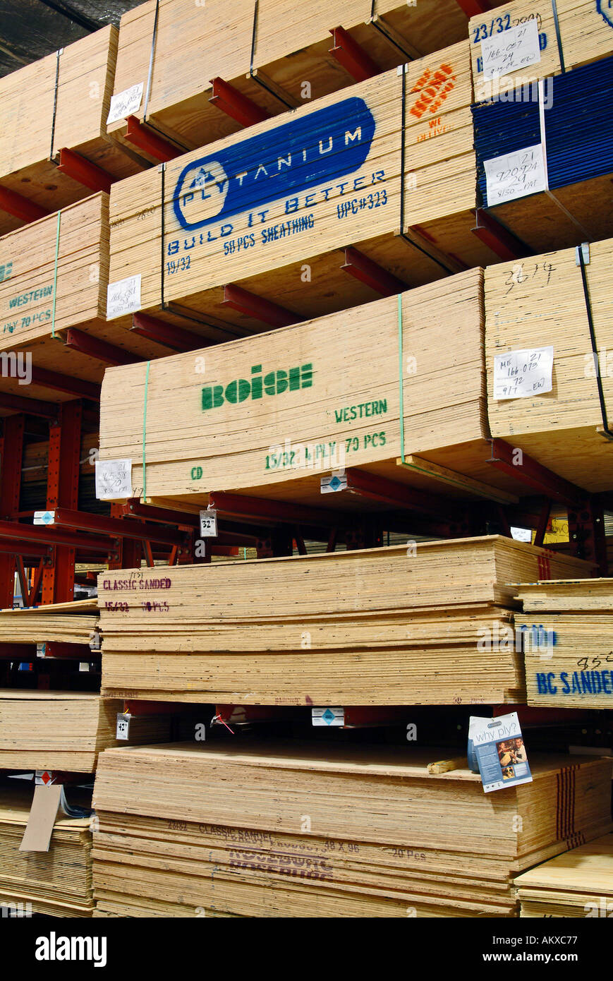 Lumber racks hi-res stock photography and images - Alamy