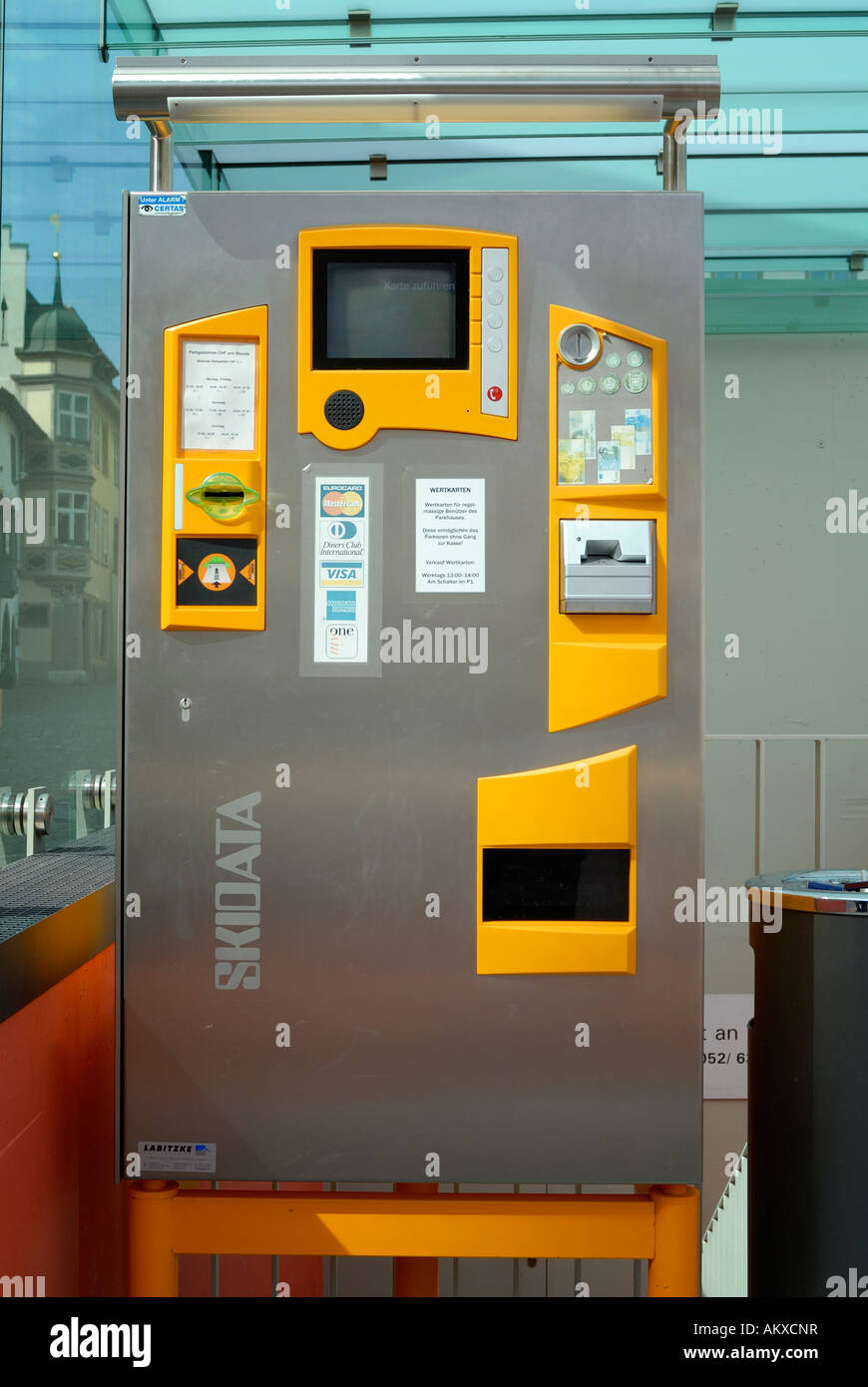 Parkscheinautomat hi-res stock photography and images - Alamy