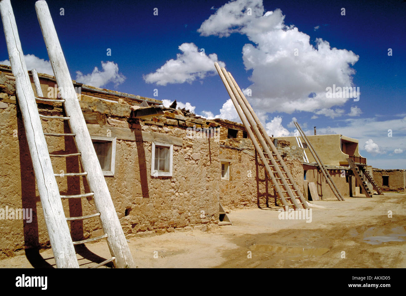 Acoma pueblo hi-res stock photography and images - Alamy