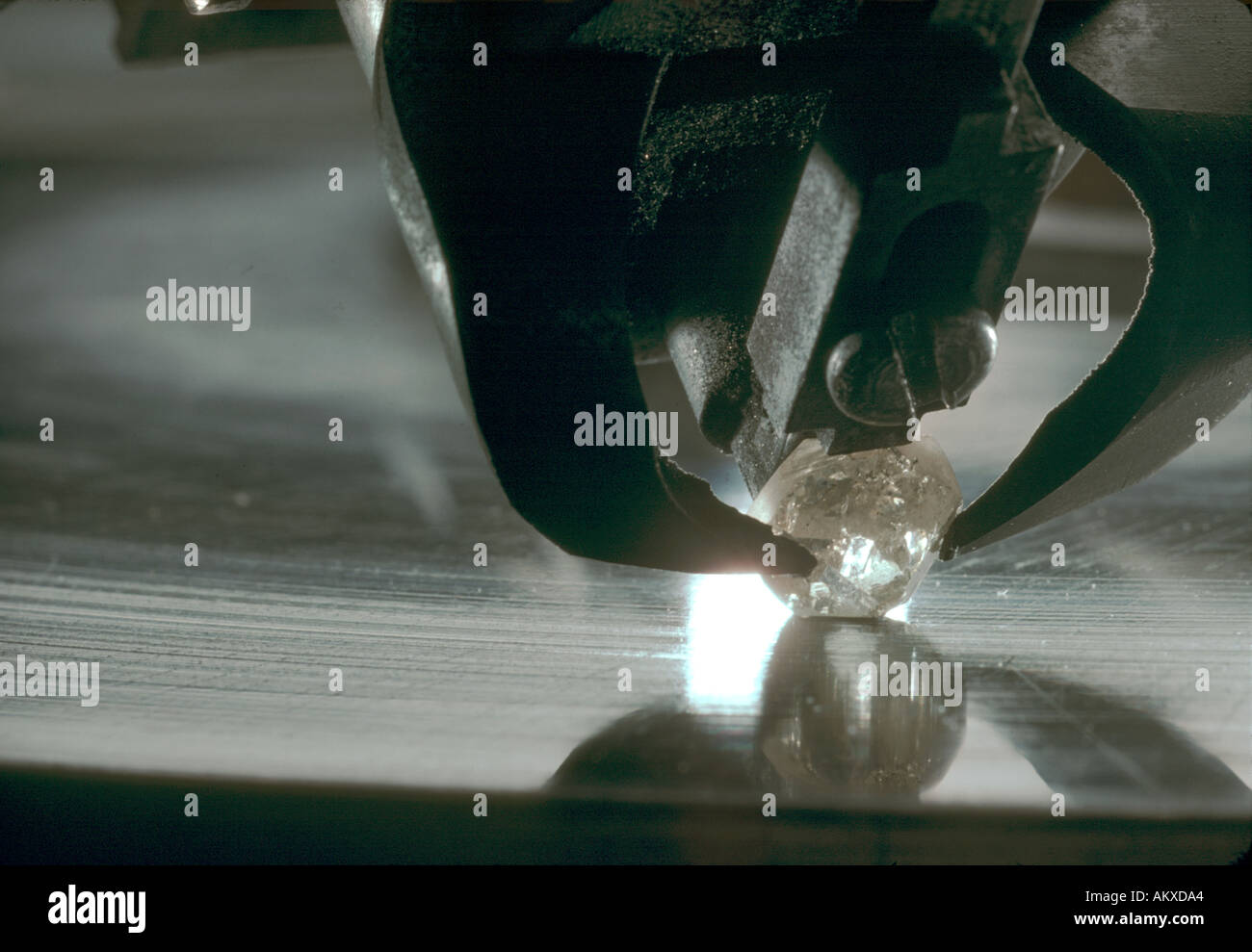 Diamond cutter hi-res stock photography and images - Alamy