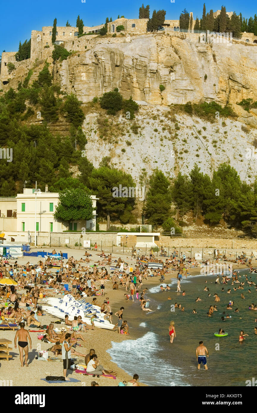 Beach of Cassis - French Riviera - France Stock Photo - Alamy