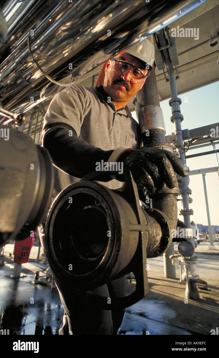 Fuels loading hi-res stock photography and images - Alamy