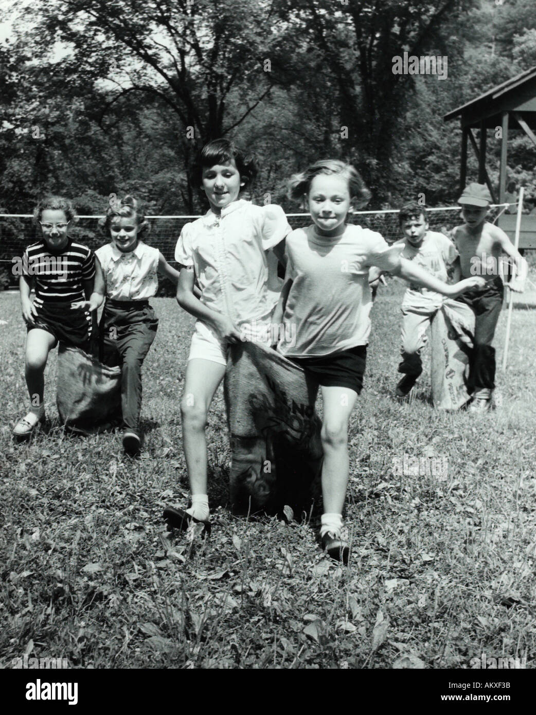 Sack race girls hi-res stock photography and images - Alamy