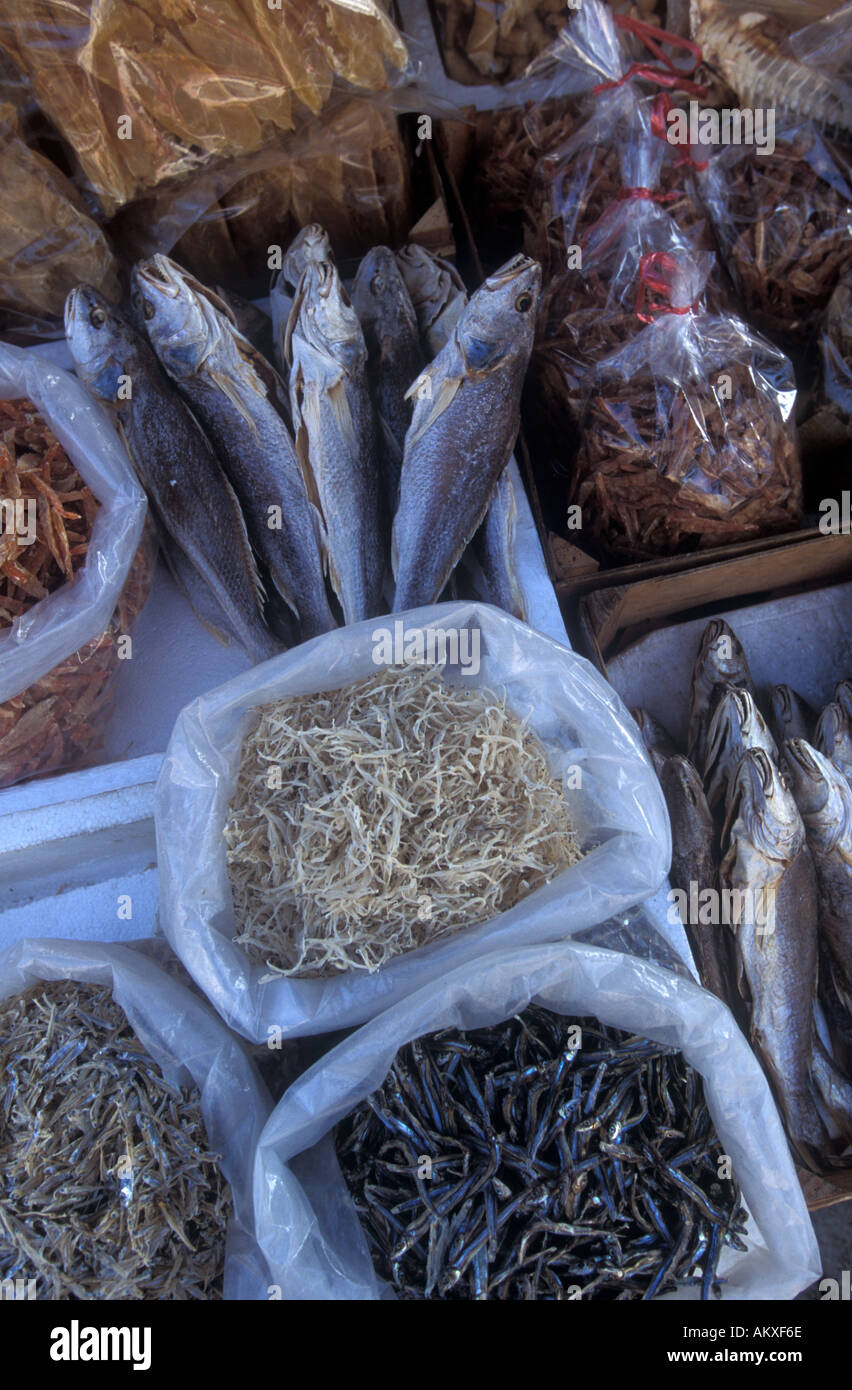 HONG KONG Fish for sale at Aberdeen Harbour Stock Photo - Alamy