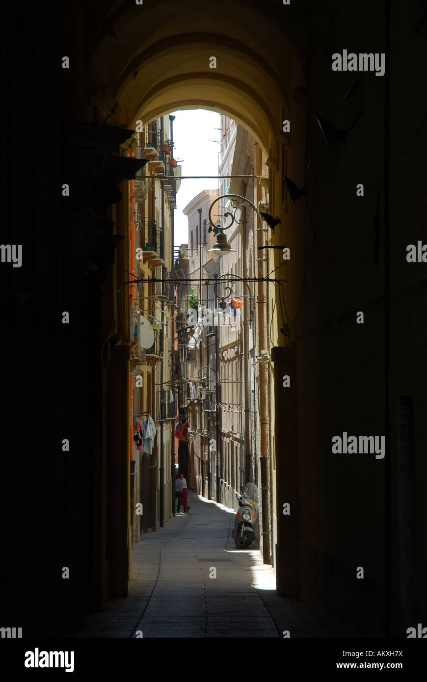 Narrow lane with passage, Cagliari, Sardinia, Italy Stock Photo - Alamy