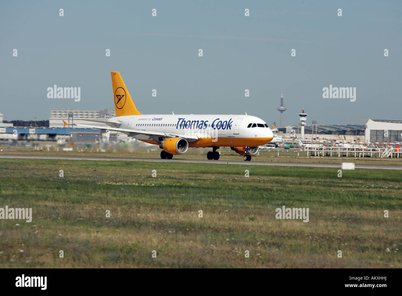 Condor, Thomas Cook, airbus A320 starts on the Frankfurt airport ...