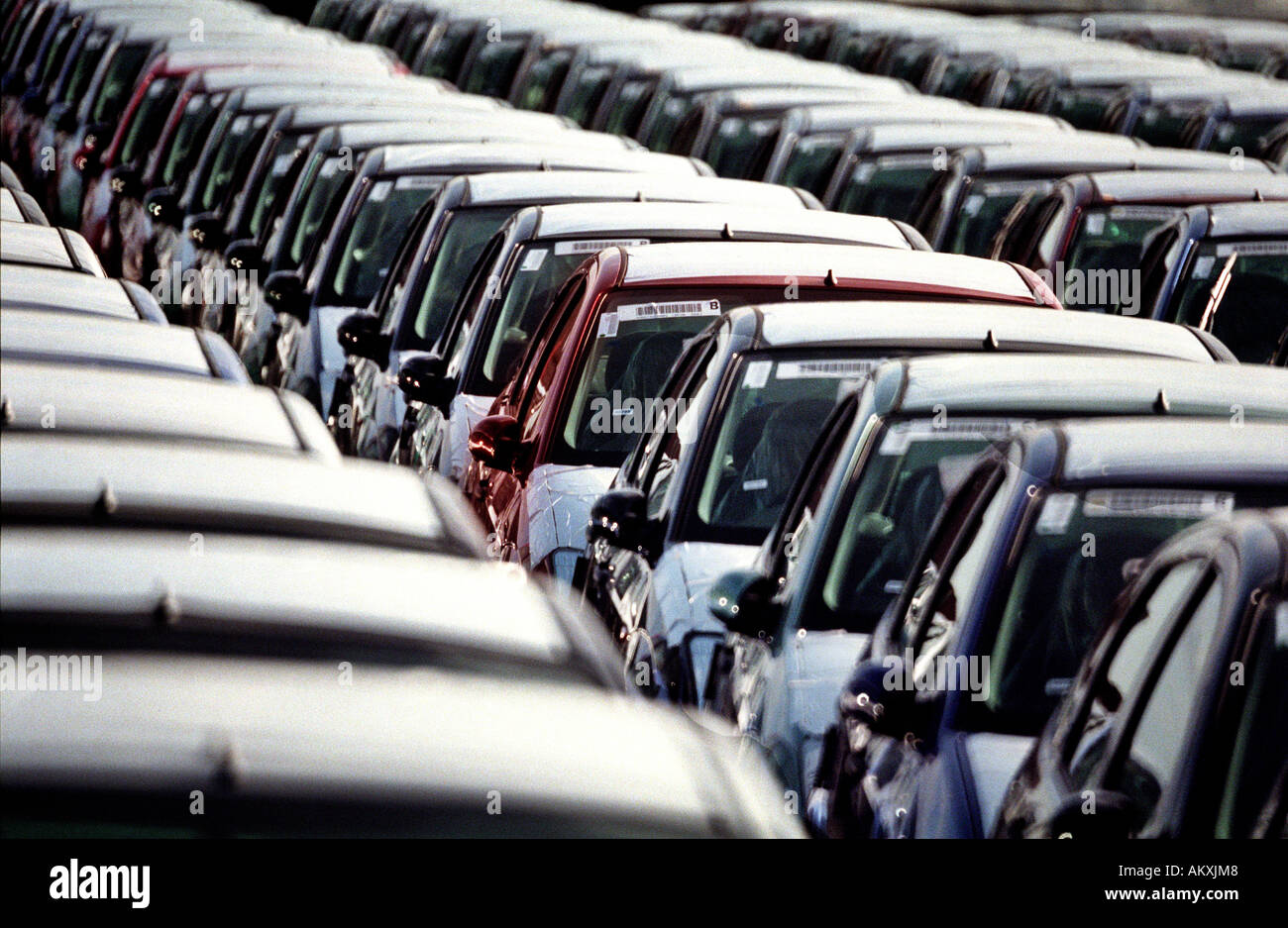 Line from parked cars hi-res stock photography and images - Alamy
