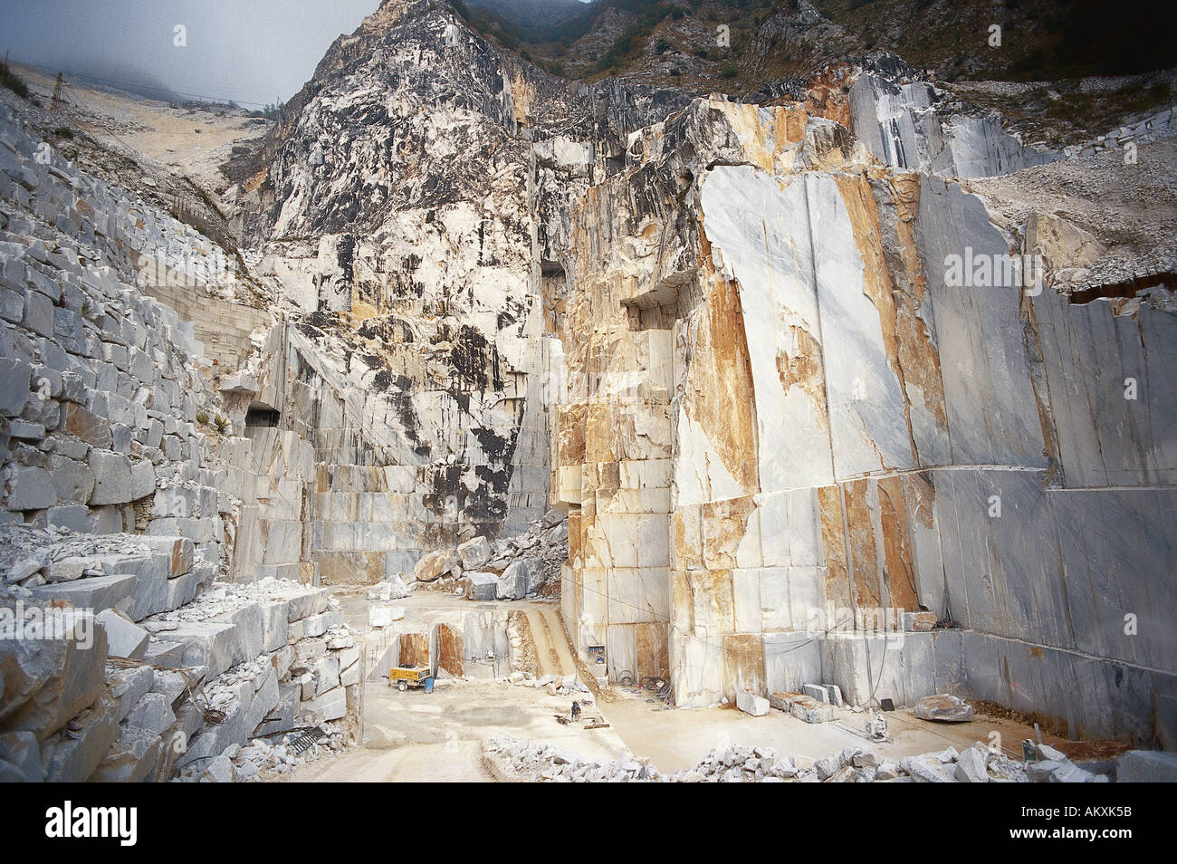 Exposed quarry face hi-res stock photography and images - Alamy