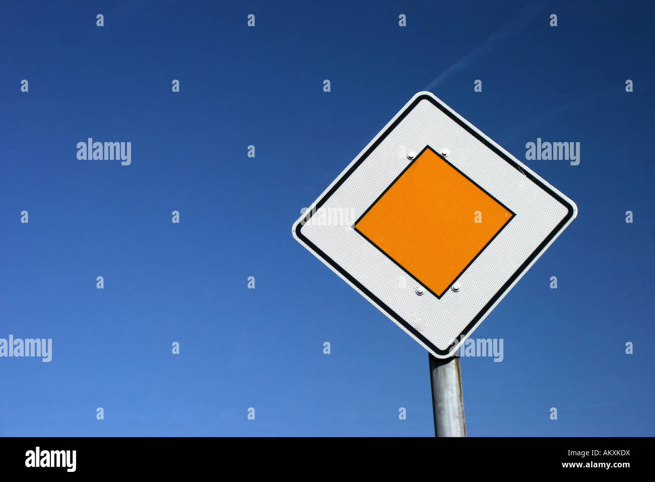 Right of way sign Stock Photo - Alamy