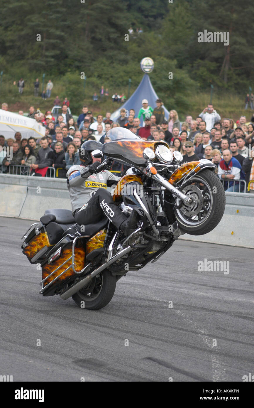 Harley davidson stunts hi-res stock photography and images - Alamy