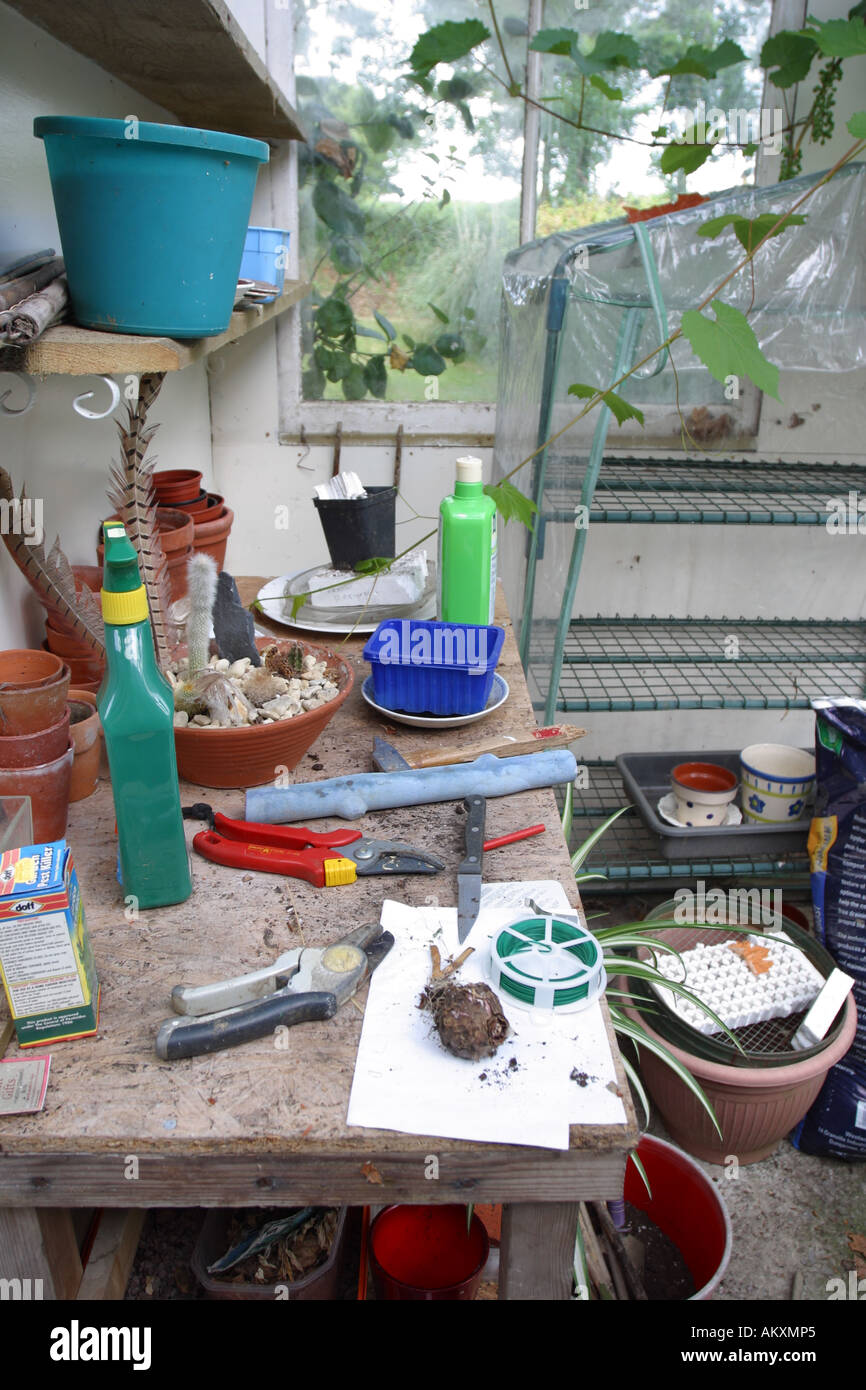 Potting bench hi-res stock photography and images - Alamy