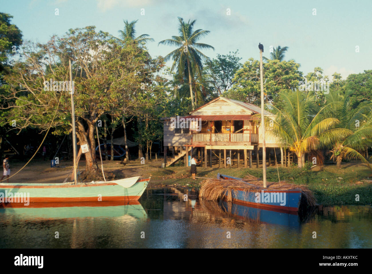 Nicaragua Miskito Coast Sandy Bay Indian village Stock Photo - Alamy