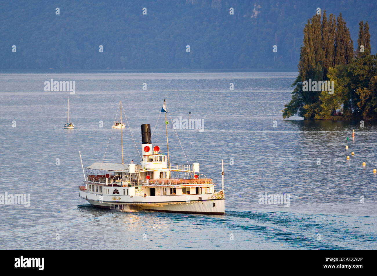 Boat trips on lake lucerne hi-res stock photography and images - Alamy