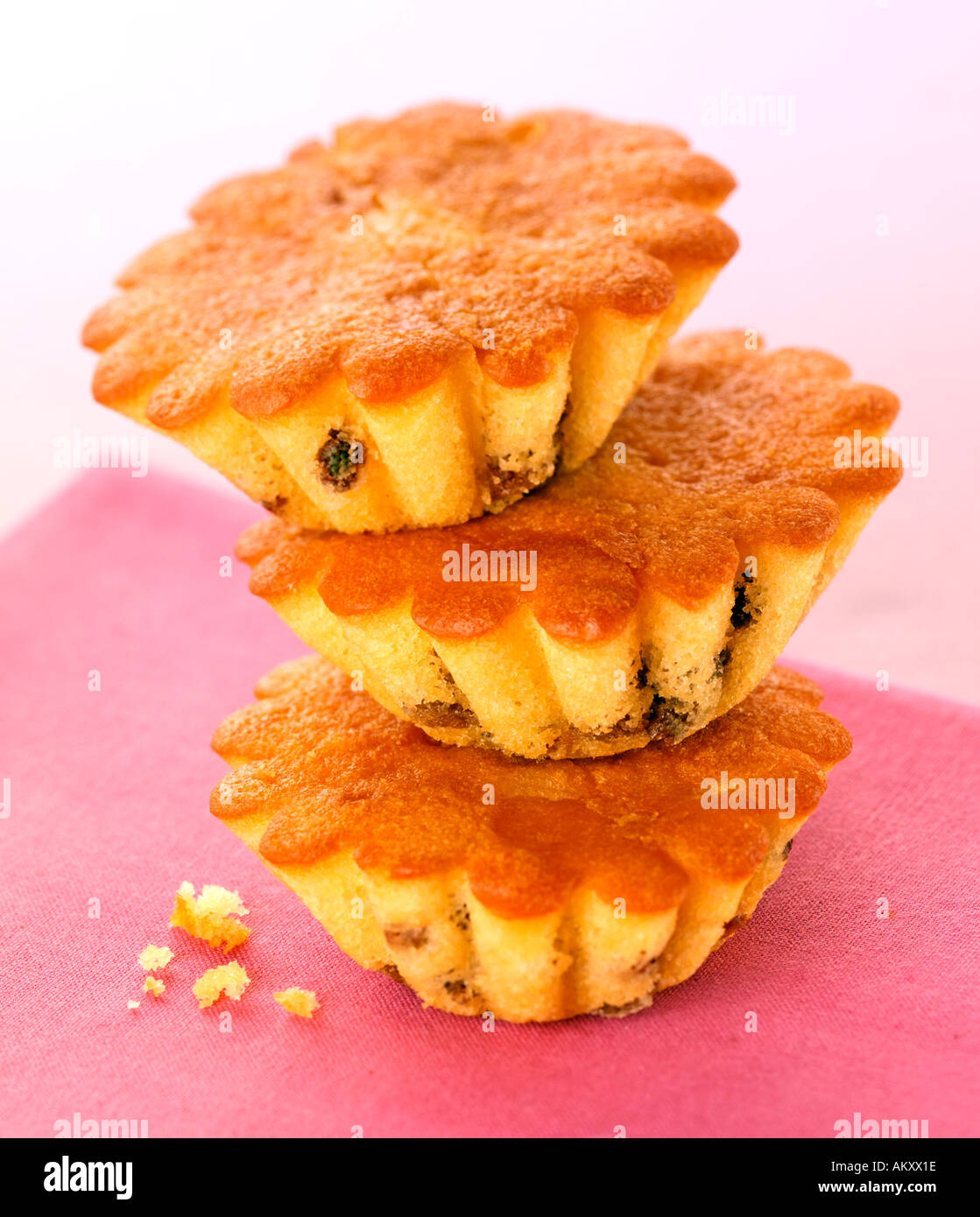 Raisin cakes hi-res stock photography and images - Alamy