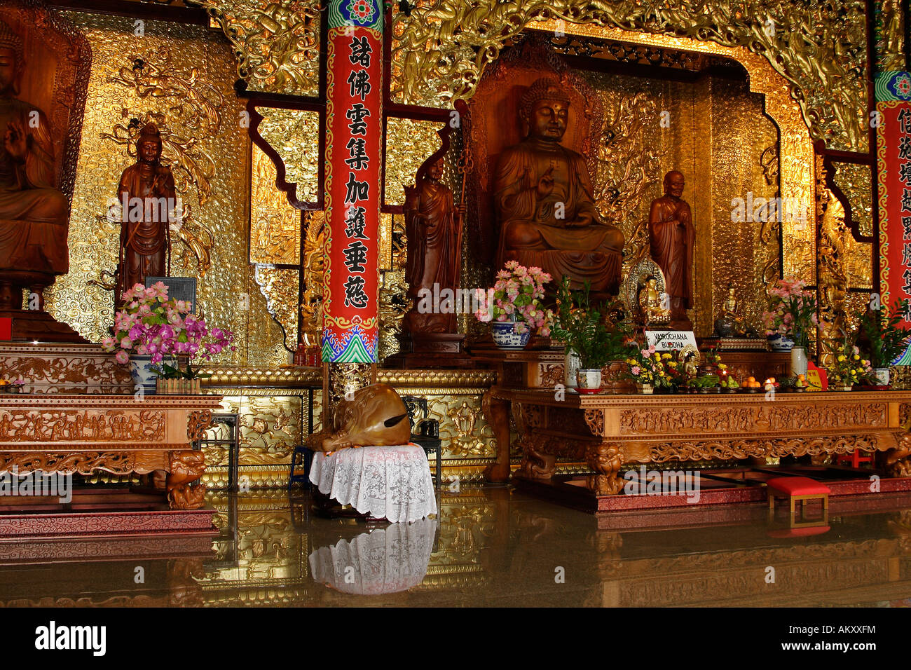 Buddha statue in the Kek lok si temple, Penang, Malaysia Stock Photo ...