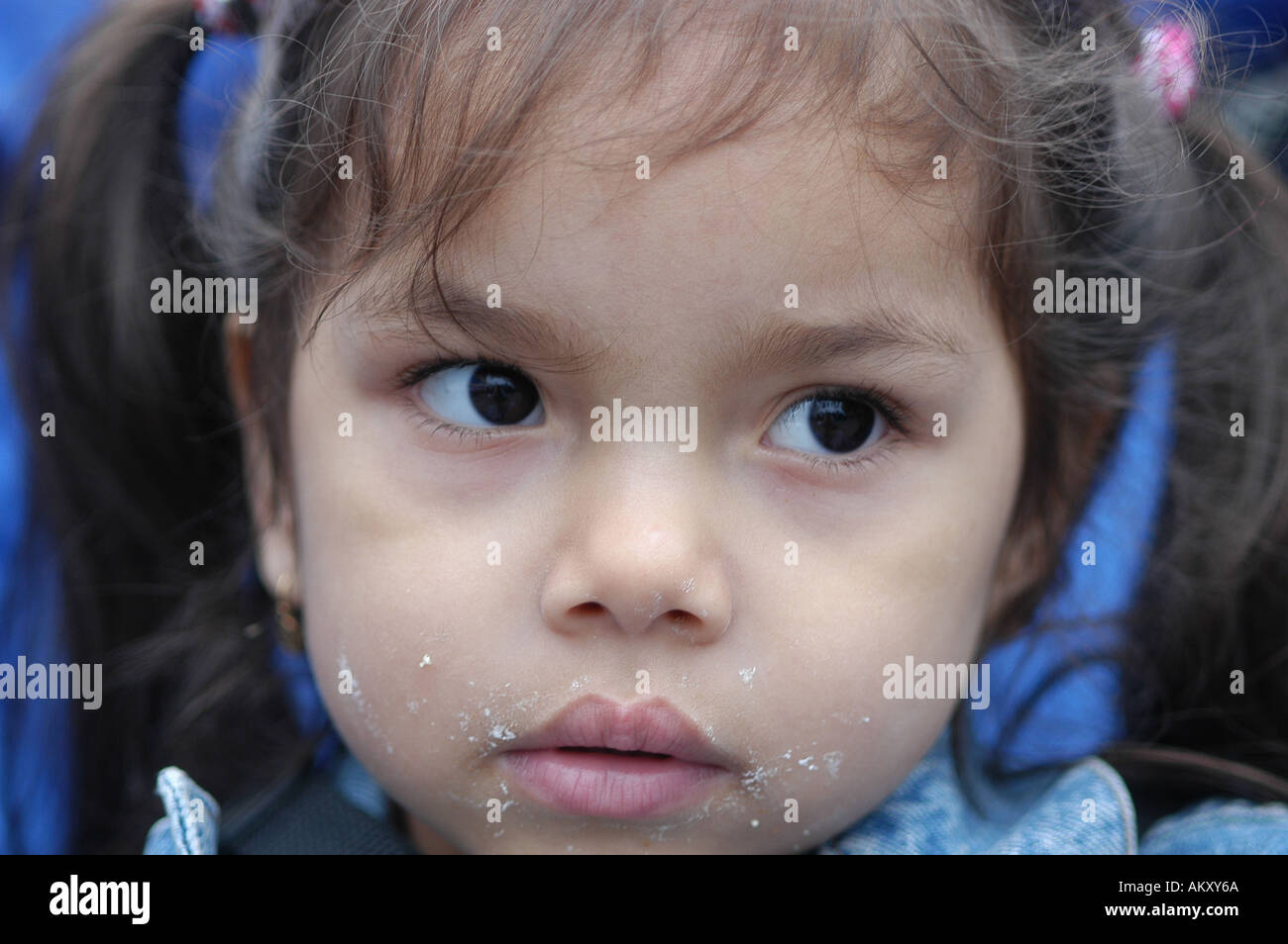 Face crumbs hi-res stock photography and images - Alamy
