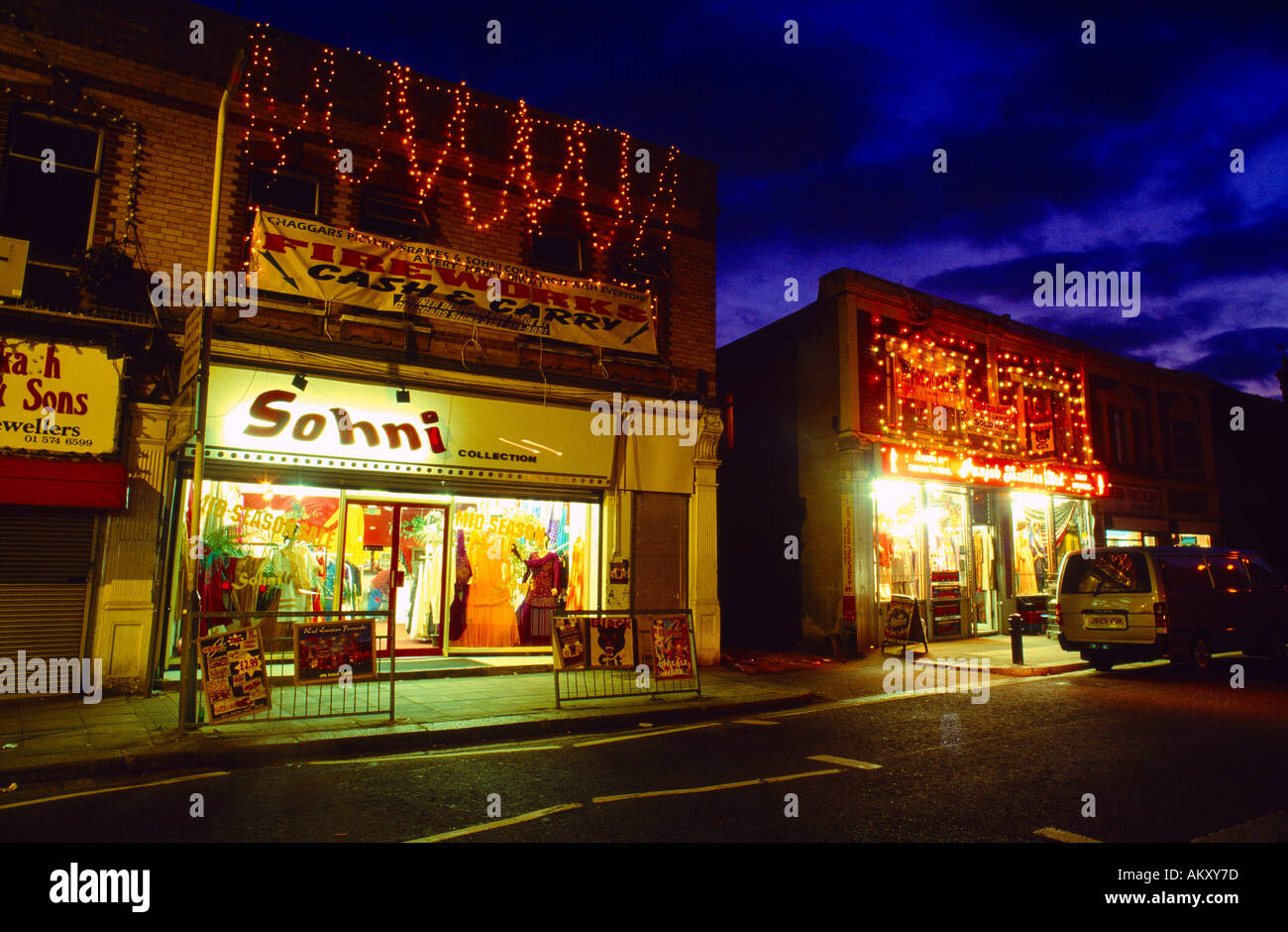 Diwali lights united kingdom hi-res stock photography and images - Alamy