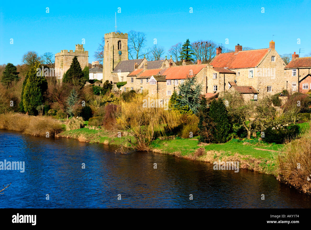 West tanfield village hi-res stock photography and images - Alamy