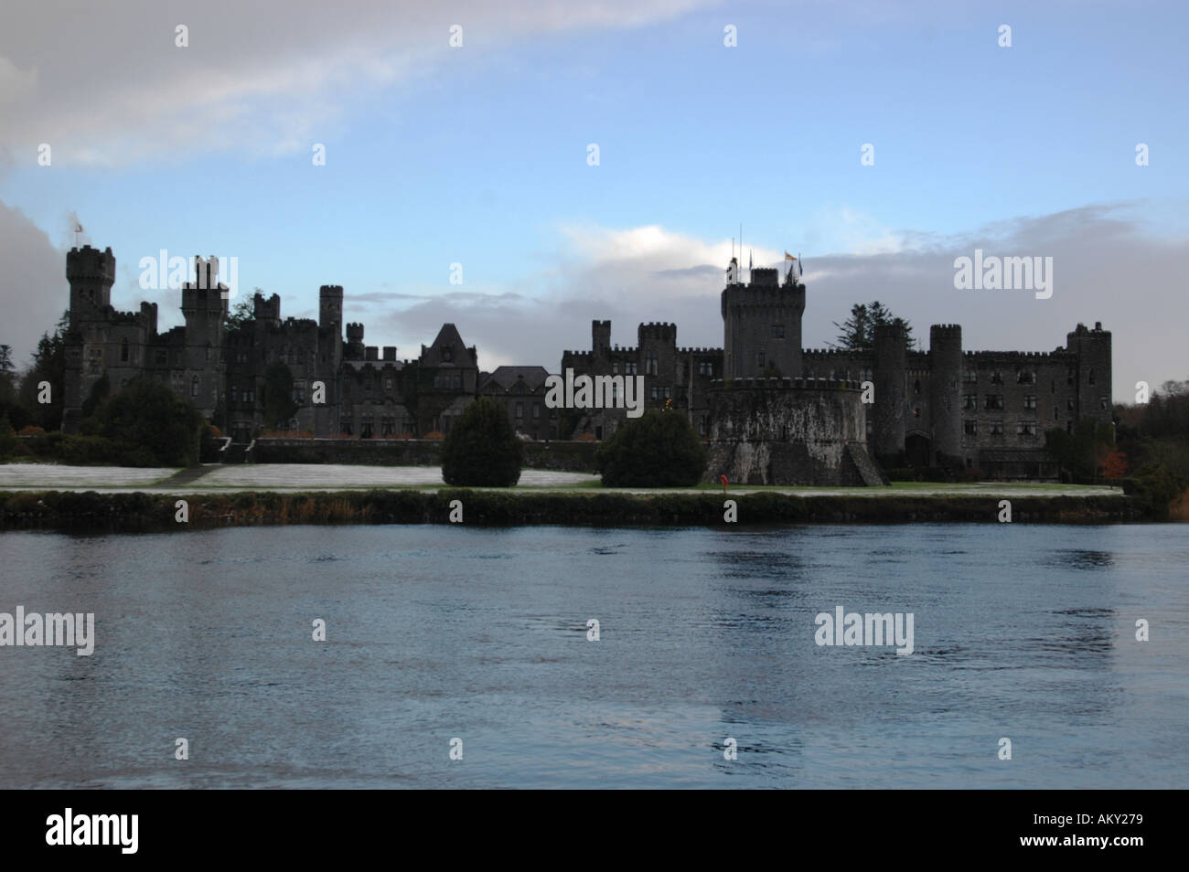 Ireland castle snow hi-res stock photography and images - Alamy