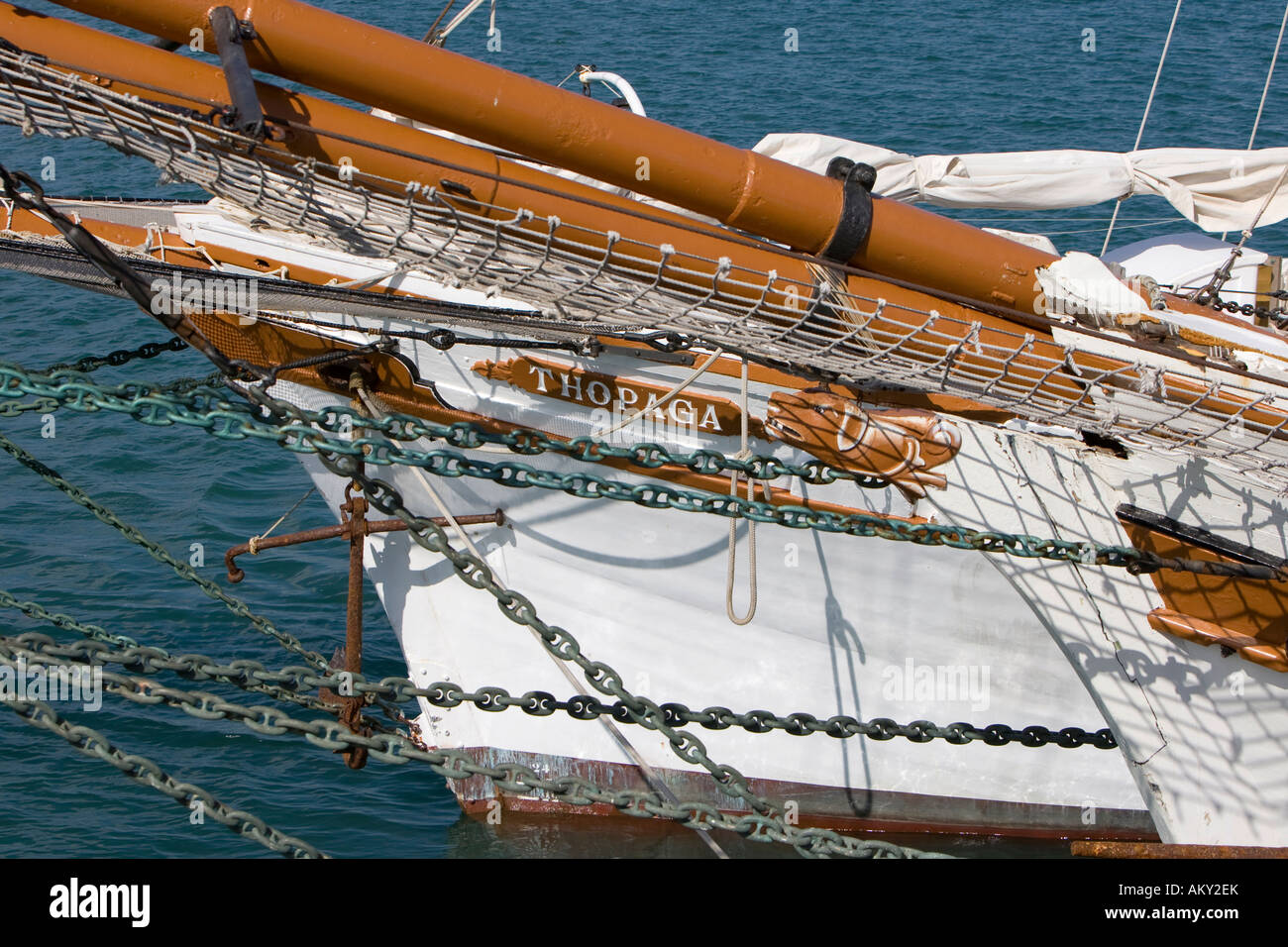 Chains ships anchor hi-res stock photography and images - Alamy