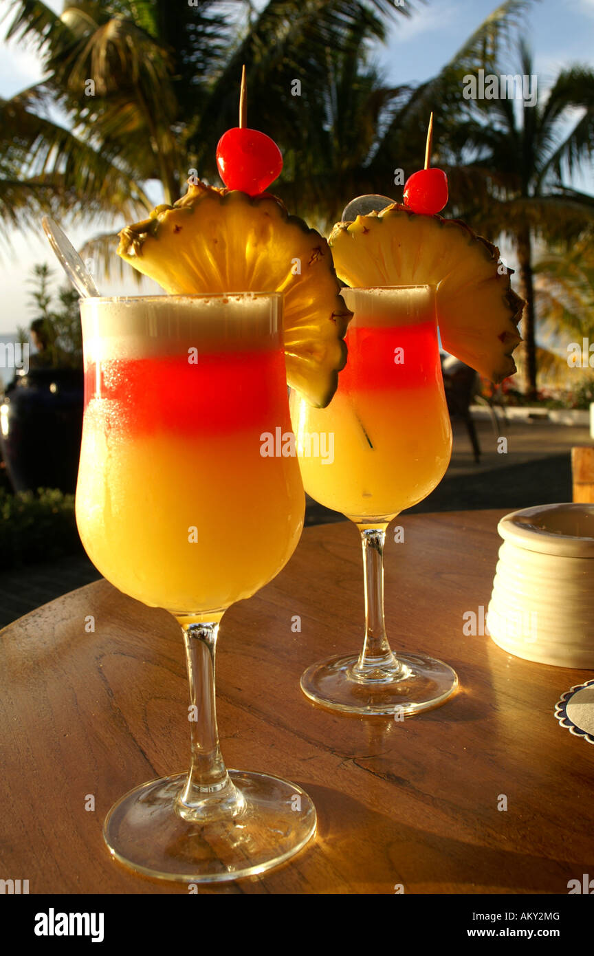 Coole drinks hi-res stock photography and images - Alamy