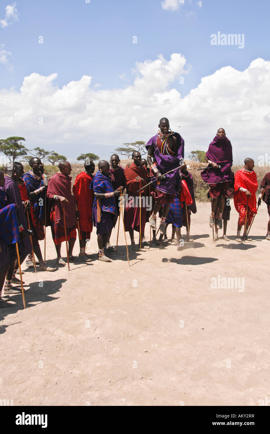 Massai, Massai warriors having a traditional dance, Amboseli national ...