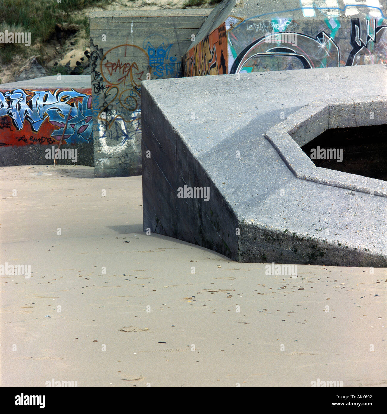 Concrete gun emplacement hi-res stock photography and images - Alamy