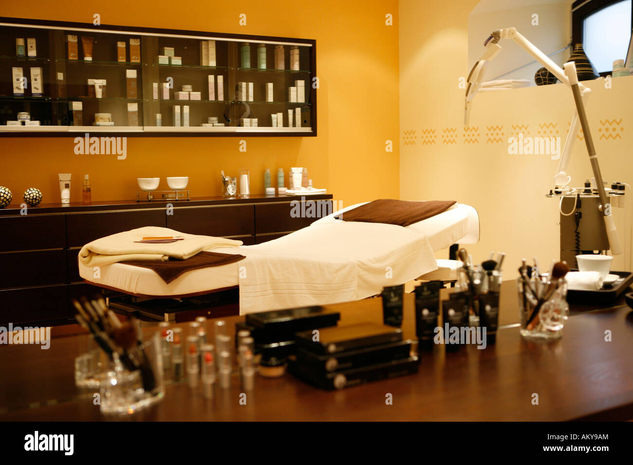 Beauty Parlour High Resolution Stock Photography and Images - Alamy