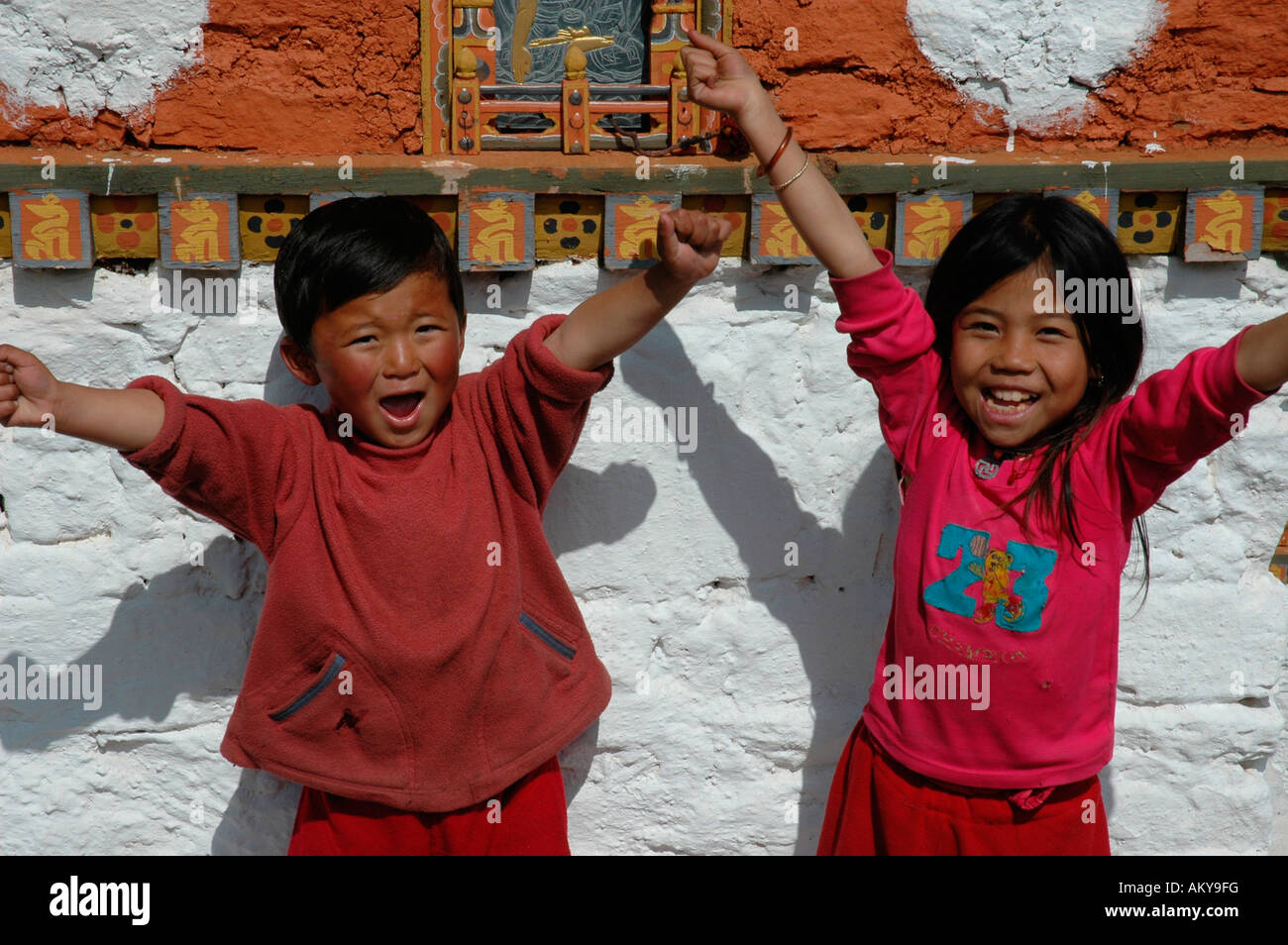 Himalaya kinder hi-res stock photography and images - Alamy