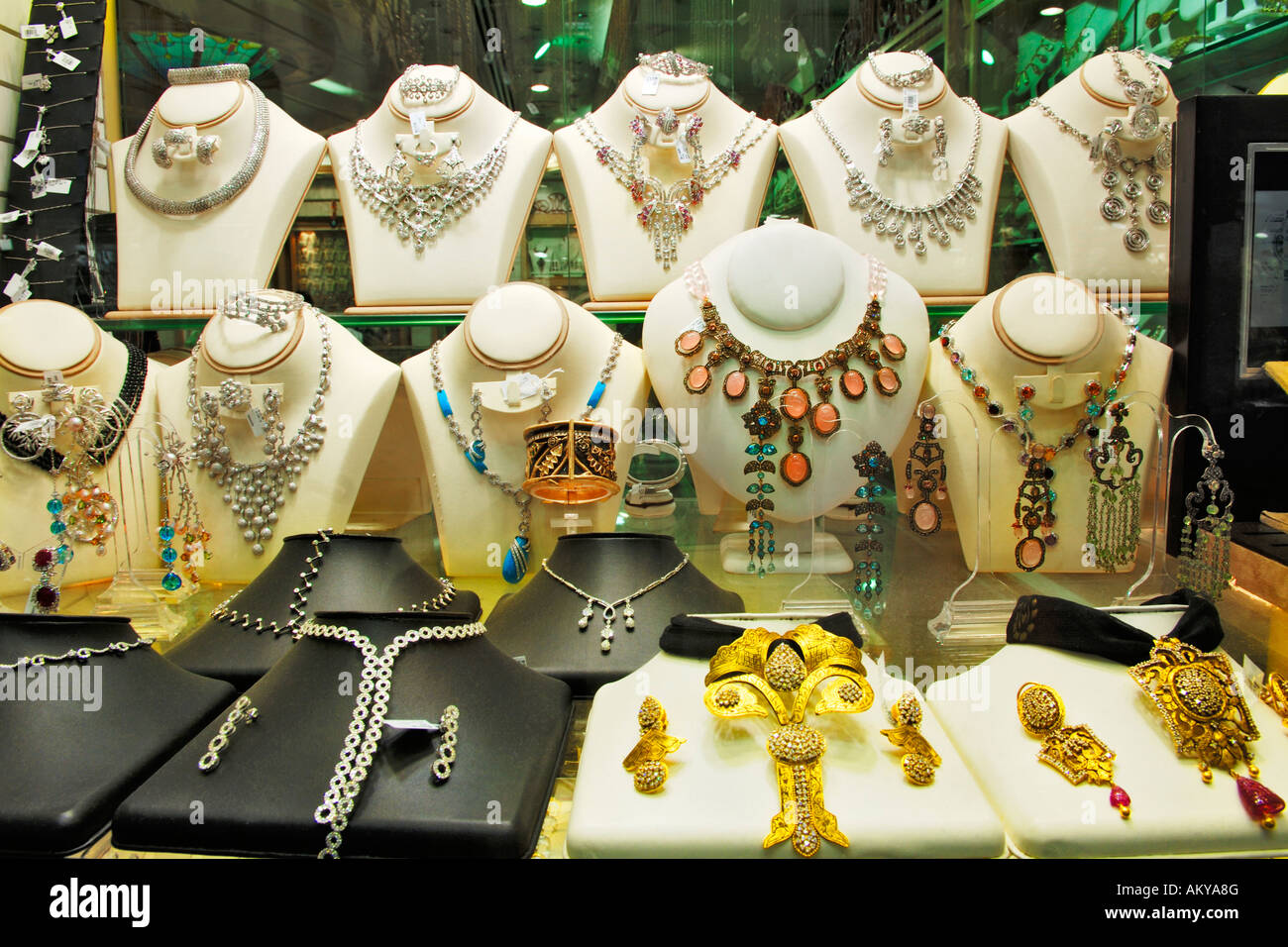 Jewelry shop, Dubai, United Arab Emirates Stock Photo - Alamy