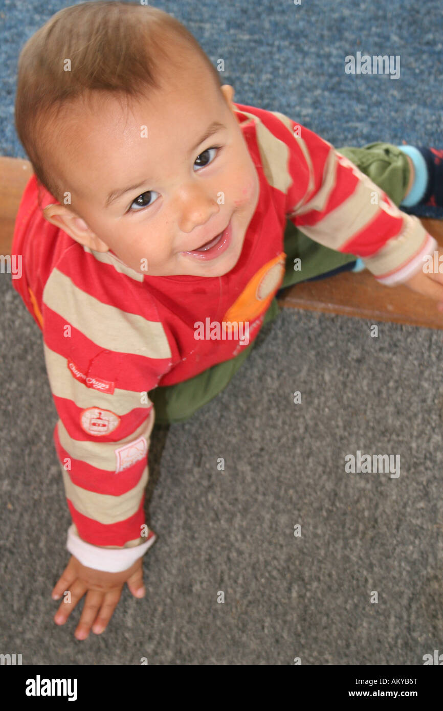baby boy looking up Stock Photo - Alamy