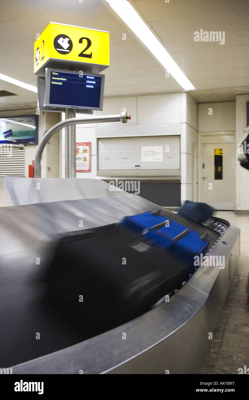 Baggage carousel machinery hi-res stock photography and images - Alamy