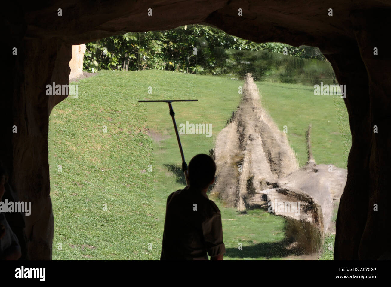 Washing up facilities hi-res stock photography and images - Alamy