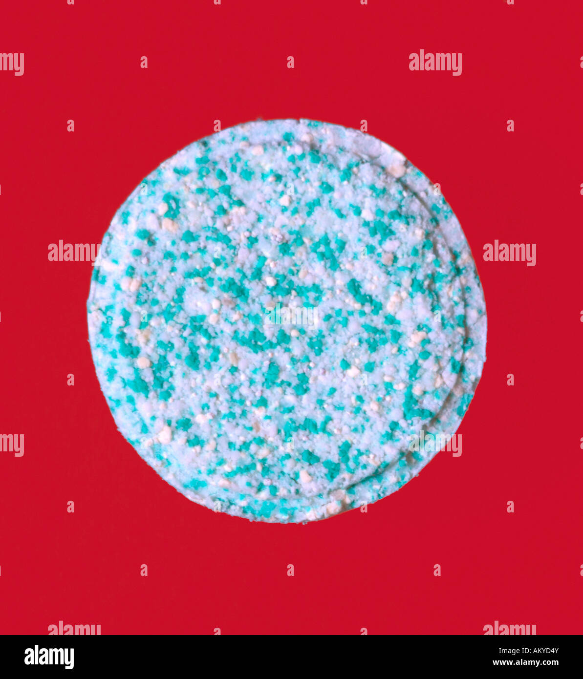 Figures washing clothes hi-res stock photography and images - Alamy