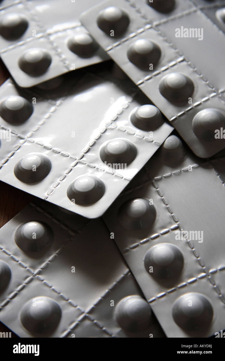 Tablets in foil pack, close-up Stock Photo - Alamy