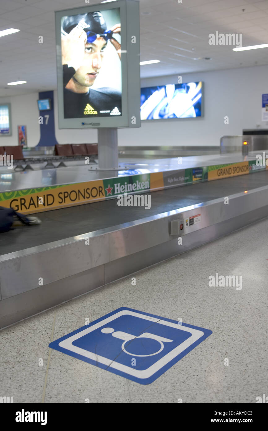 Neon simile hi-res stock photography and images - Alamy