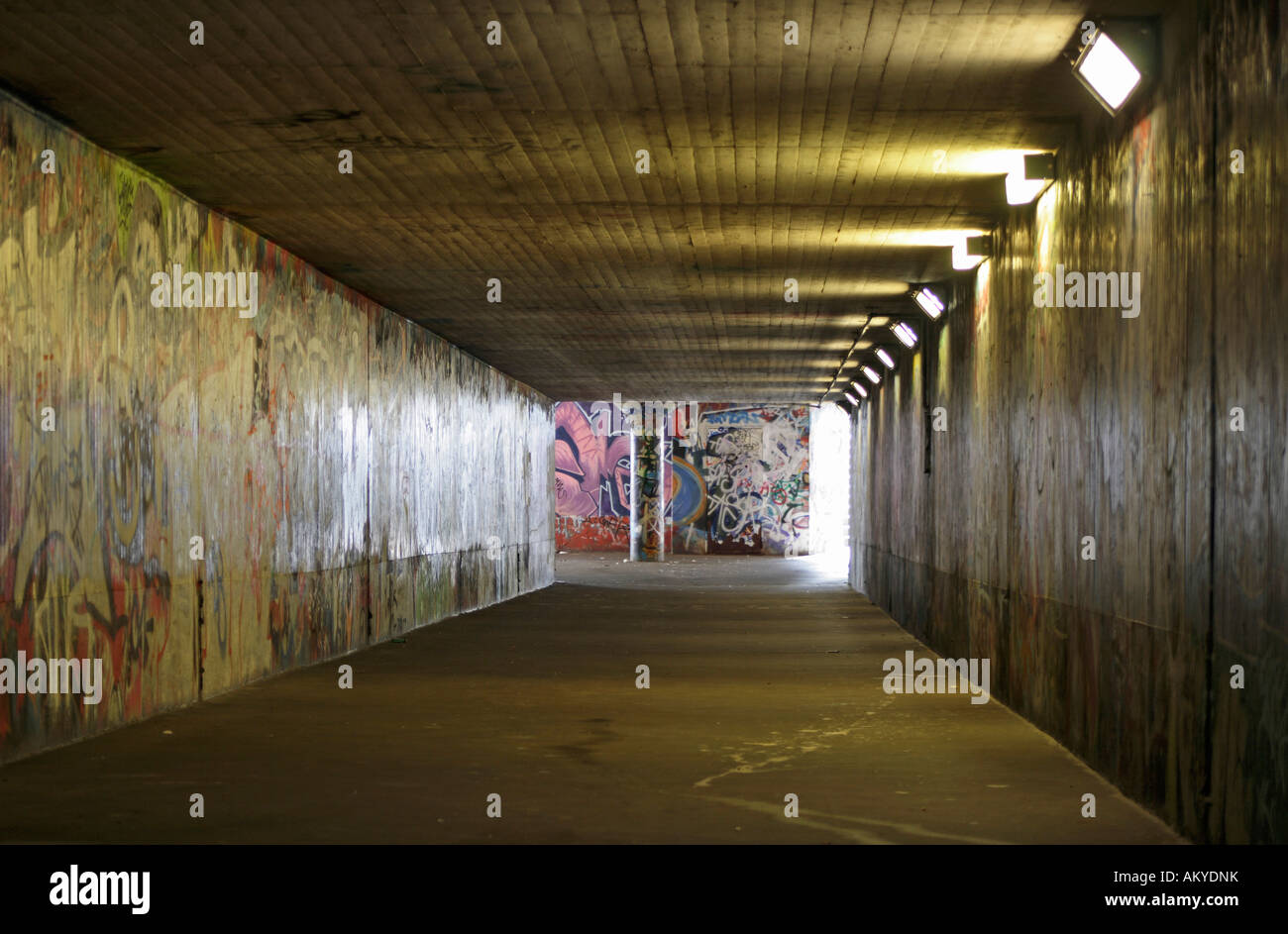 Road underpasses hi-res stock photography and images - Alamy